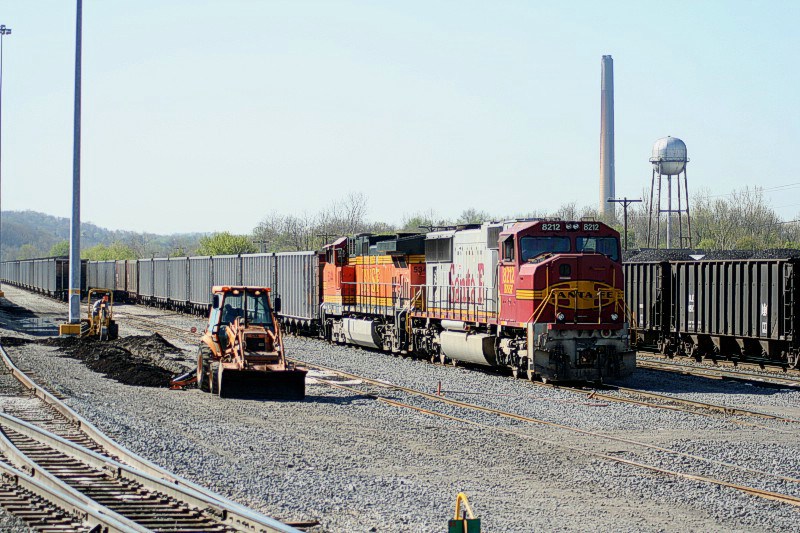 BNSF 8212